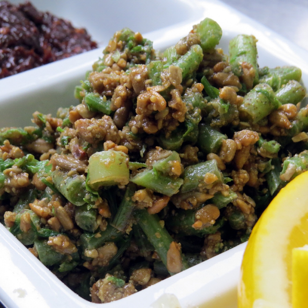 Foraging for native edibles in the Pirongia Forest | Rediscover