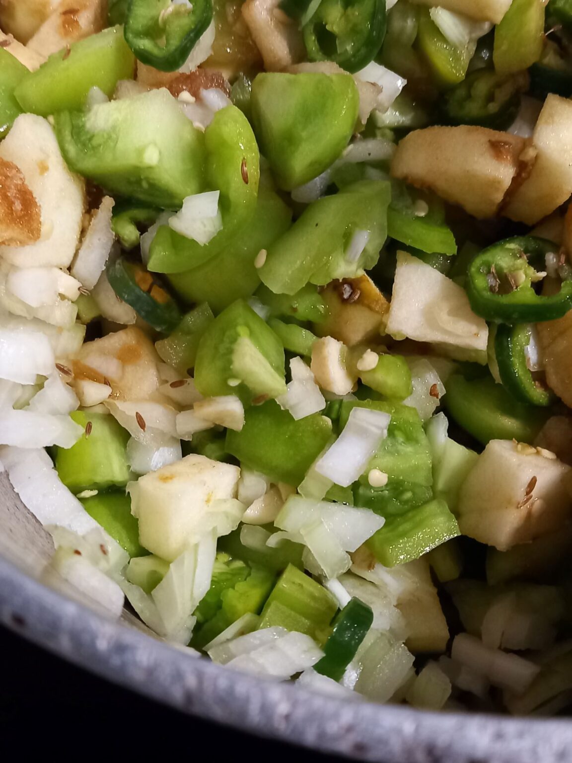 Green Tomato & Chilli Chutney - Rediscover Modern Homesteading